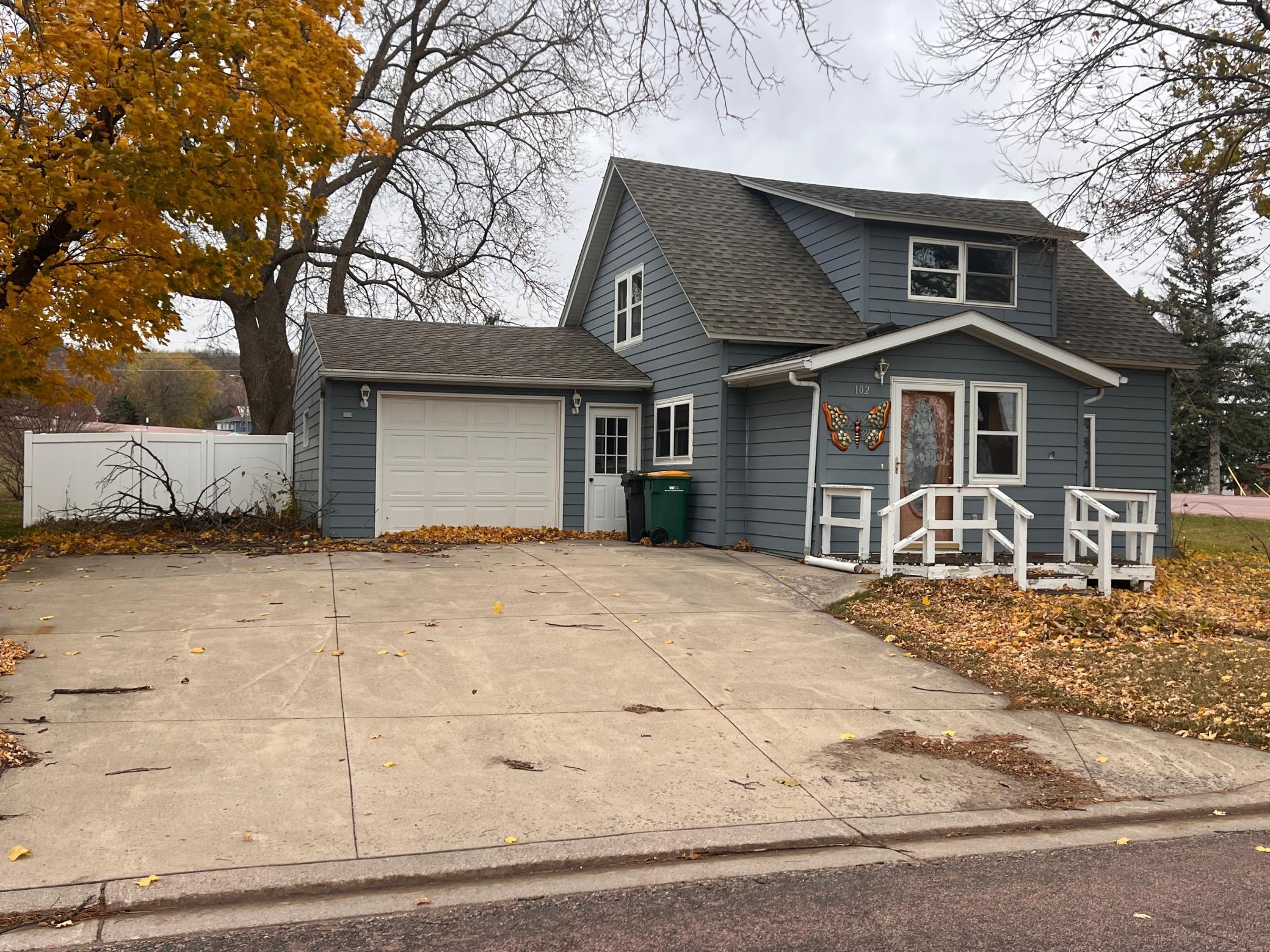 MLS #6814714 - 102 Harrison Street S Lake Benton, MN 56149